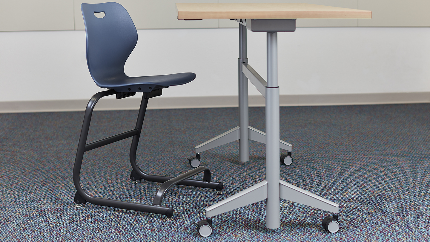 Intellect Wave Cafe Stool | Products | KI